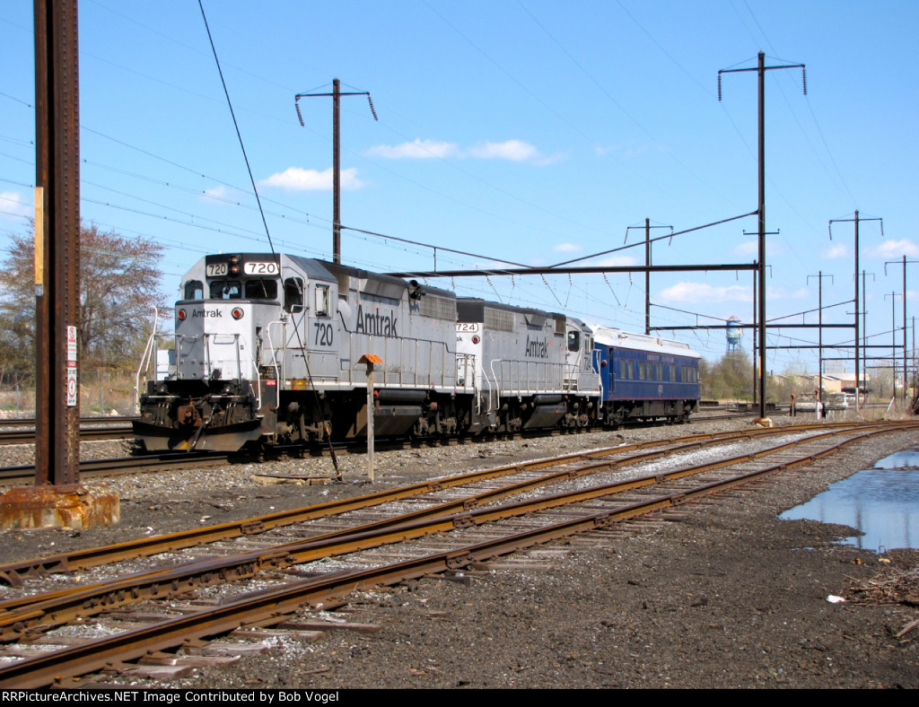 AMTK 720 and 724 with Sheriff Railcar Cripple Creek